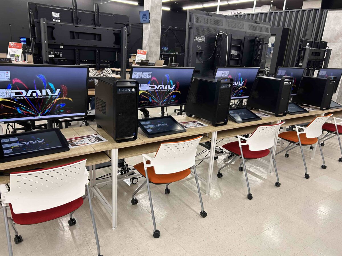 クリエイティブエリア｜ゲームで学ぶデジタル教室「REDEE」